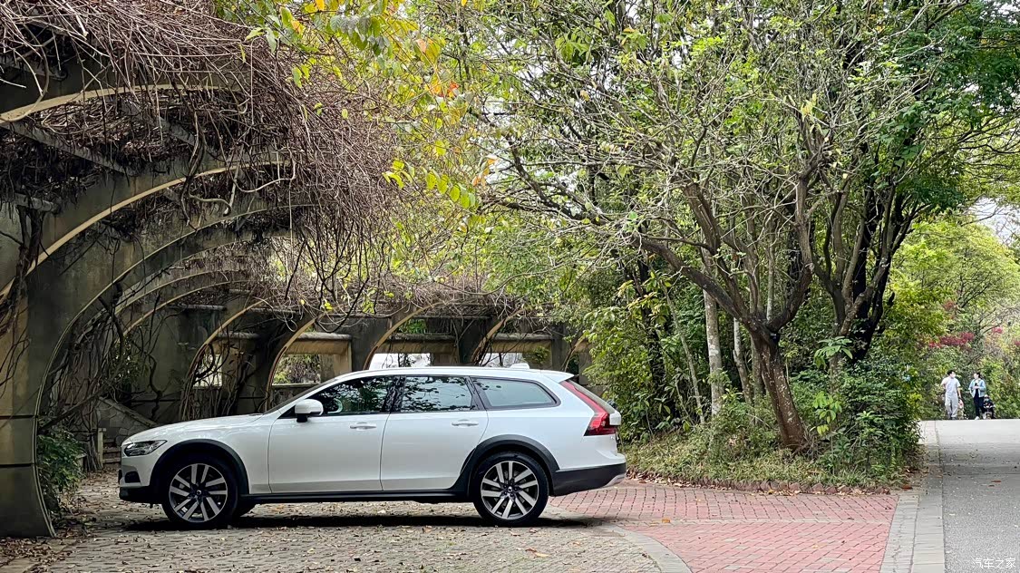 沃尔沃V90 2022款 Cross Country B5 AWD 智尊版怎么样_优缺点_DOT_X_口碑_汽车之家