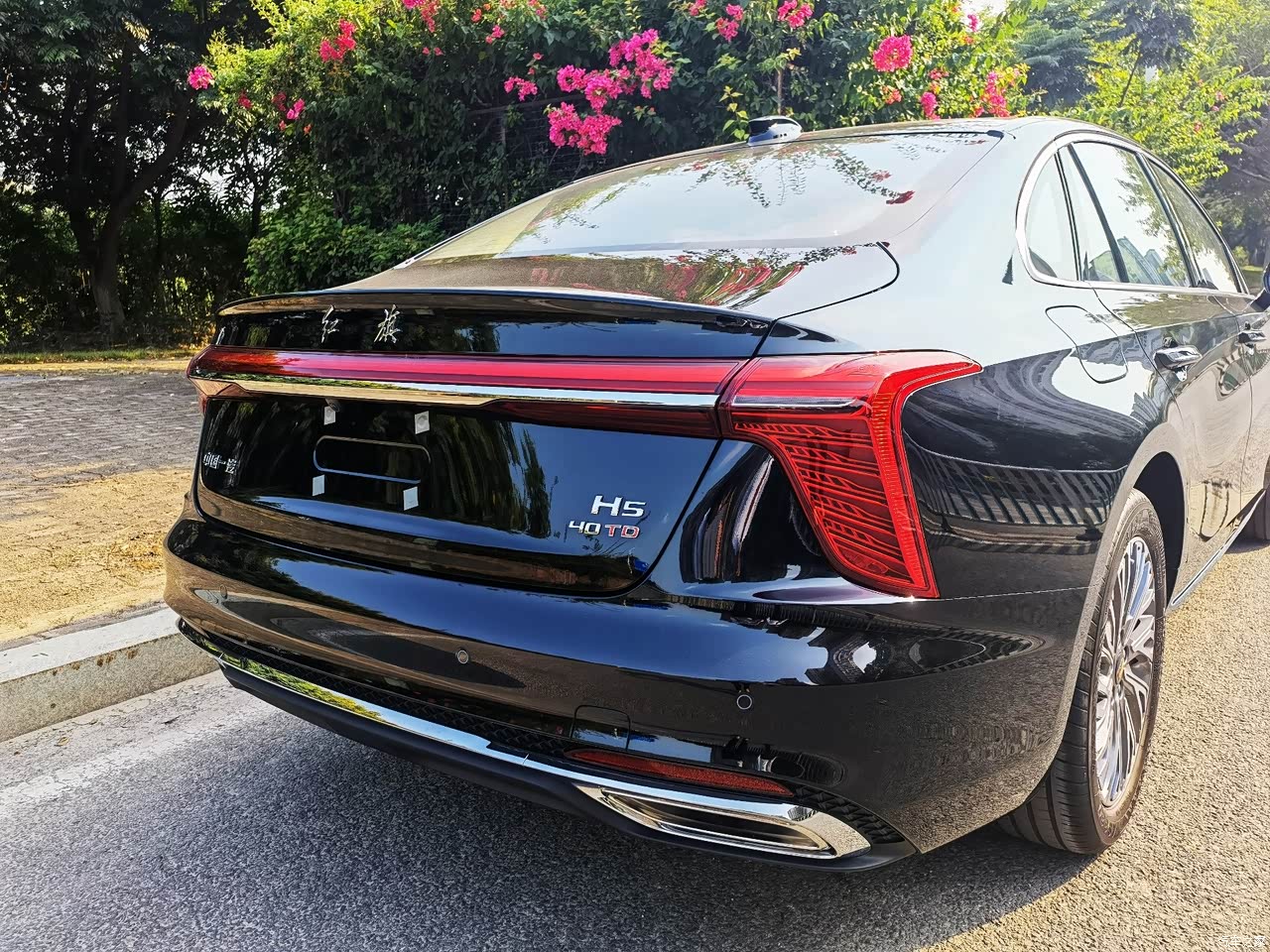 红旗H5经典 2023款 2.0T 自动智联旗畅版怎么样_优缺点_萝莉女司机_口碑_汽车之家