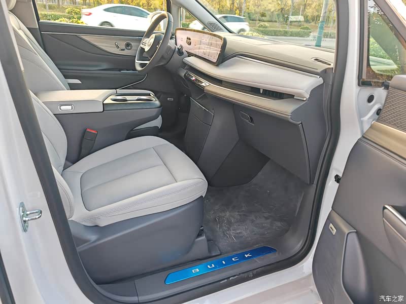 汽车之家|别克GL8报价大全|大众点评|2025款 陆尊 尊享版怎么样
